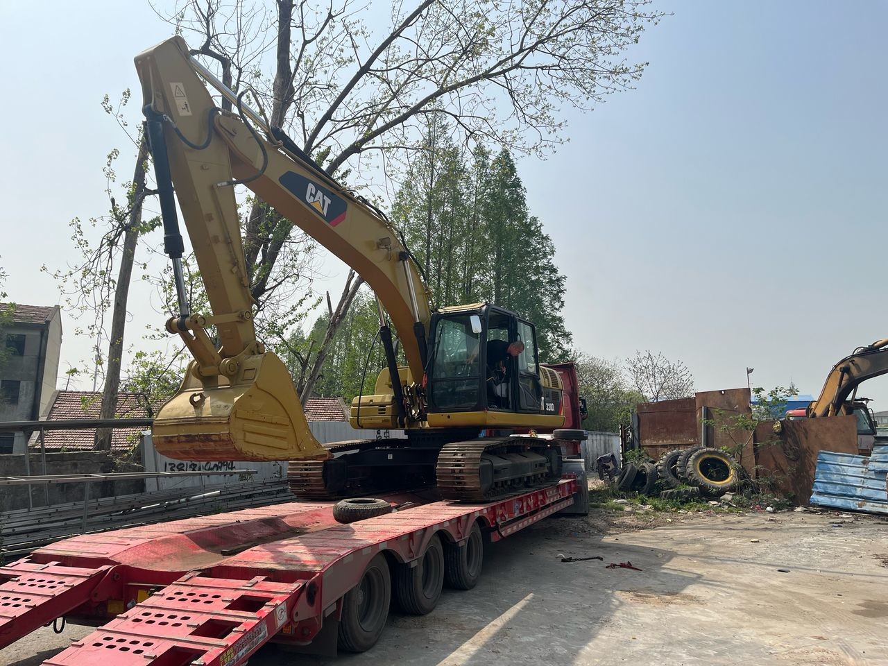EI Salvador- 2 unit Caterpillar 320DL Excavator
