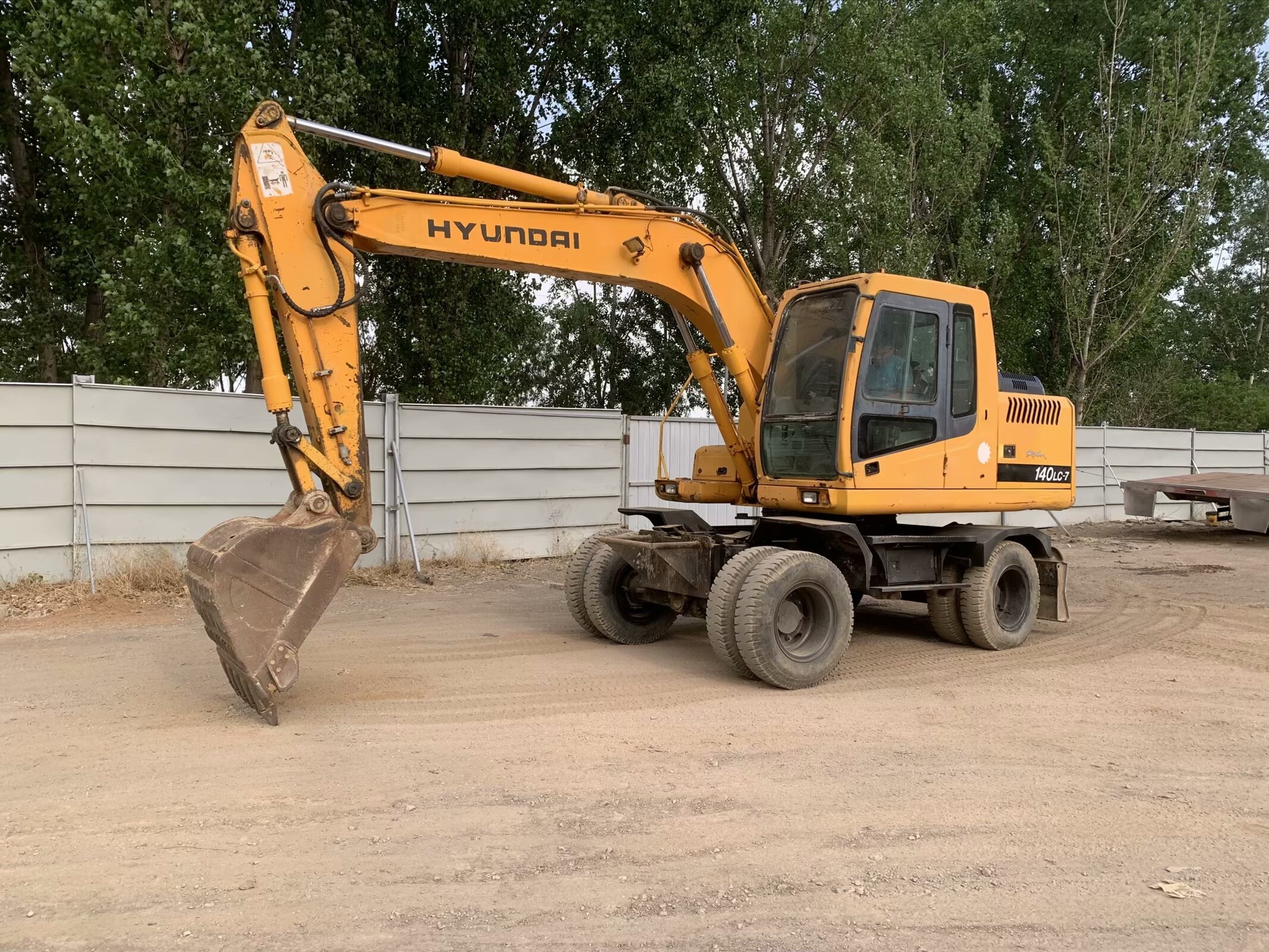 Hyundai R140W-7 Wheeled Excavator – 14 Ton Class, Used – For Sale