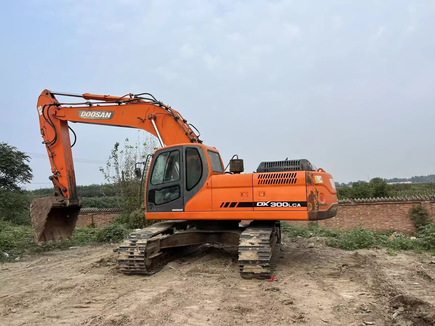 2016 Doosan DX300 Excavator – Powerful 30-Ton Machine for Heavy Work